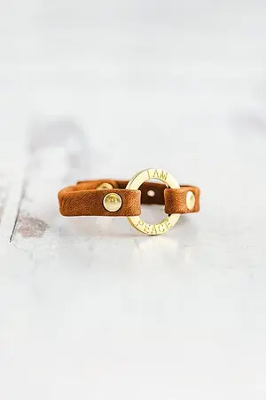 GIVING BRACELETS I Am Peace Mantra Bracelet - Rustic Brown