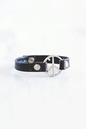 GIVING BRACELETS Antique Silver Peace Maker Leather Bracelet - Black