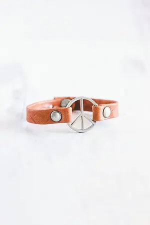 GIVING BRACELETS Antique Silver Peace Maker Leather Bracelet - Rustic Brown