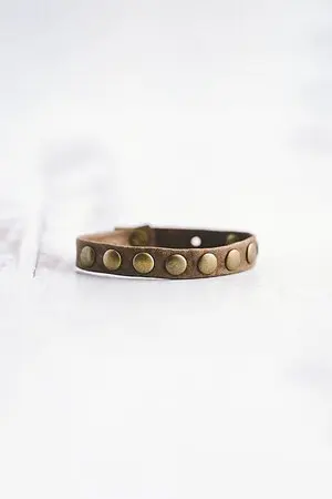 GIVING BRACELETS Antique Brass Tribe Leather Bracelet - Light Grey