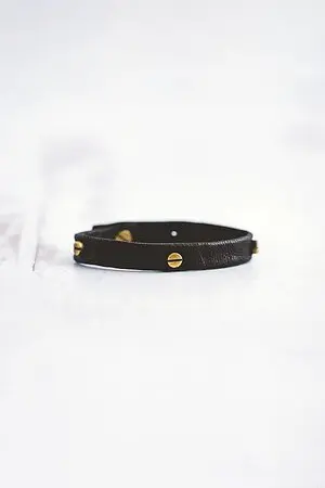 GIVING BRACELETS Connected Leather Bracelet - Black