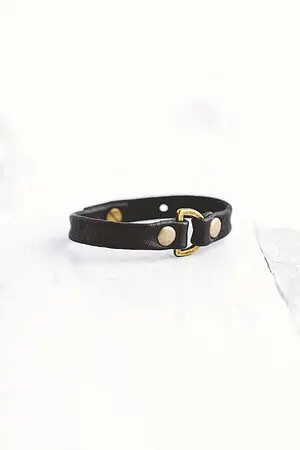 GIVING BRACELETS Do Good Leather Bracelet - Black
