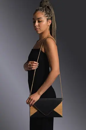 TIRADIA CORK Clutch Bag With Chain Strap