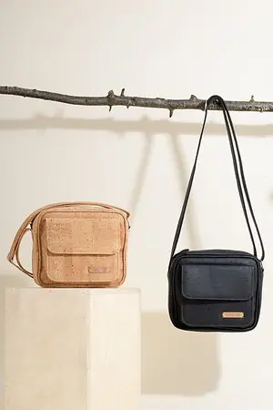 TIRADIA CORK On The Go Crossbody - Natural Cork