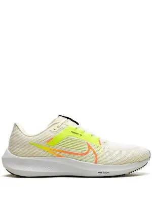 Nike Air Zoom Pegasus 40 Sneakers - White