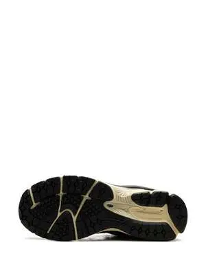 NEW BALANCE M2002r Sneakers - Black