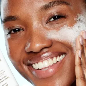 Charlotte Tilbury Charlotte's Magic Hydration Revival Cleanser - One-color