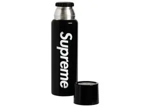 Supreme Sigg Vacuum Insulated 0.75l Bottle