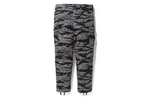 A BATHING APE X Undefeated 6 Pocket Pants - Black