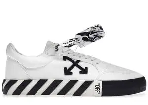 Off-White Low Vulcanized Sneakers - White/black