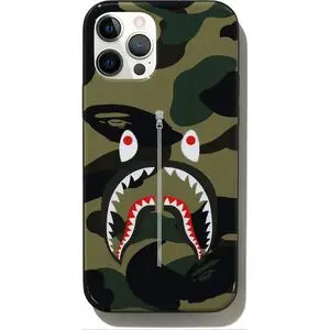 A BATHING APE 1st Camo Shark Iphone 12/12 Pro Case - Green