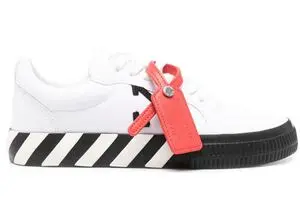 Off-White Off Vulcanized Low Canvas Sneakers - White/black