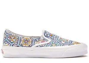 VANS Slip-on Sneakers - White