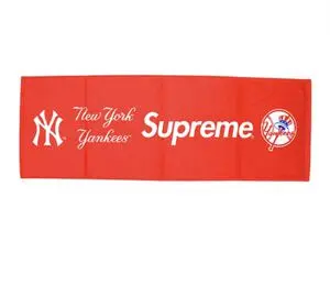 Supreme New York Yankees Hand Towel - Red