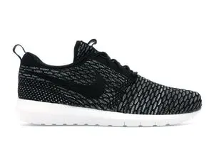 Nike Roshe Run Flyknit Sneakers - Black/sequoia