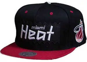 Mitchell & Ness Miami Heat Wool Snapback Cap - Black/red