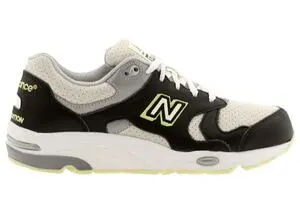 NEW BALANCE 1700 Barneys New Yorkin Sneakers - Black/white