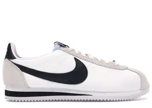 Nike Classic Cortez Be True Sneakers - White/blackone-colorsummit White