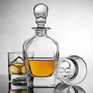 GODINGER Skull Decanter And Set Of 2 Double Old-fashioned Glasses