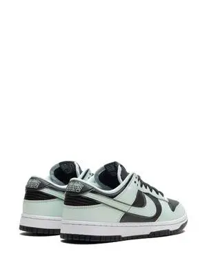 Nike Dunk Low Sneakers - Green