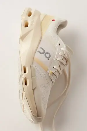 On Cloudpulse Sneakers - Ivory/turmeric