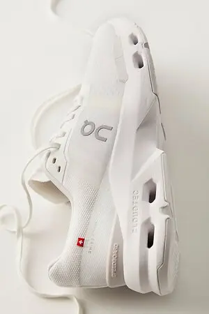 On Cloudpulse Sneakers - White/frost