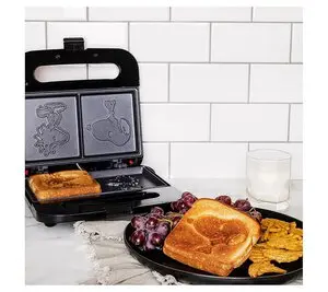 UNCANNY BRANDS Peanuts Snoopy Grilled Cheese Maker