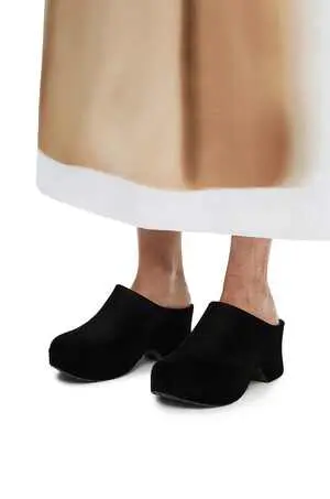 LOEWE ロエベ　TERRA FOAM CLOG サンダル Loewe Luxury Terra Foam Clog In Flocked Rubber - Black | Editorialist