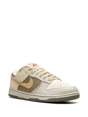 Nike Dunk Low Light Bone/neutral Olive Sneakers - Neutrals