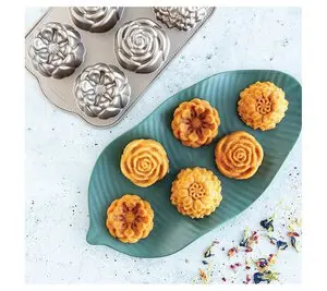 NORDICWARE Floral Cakelet Pan