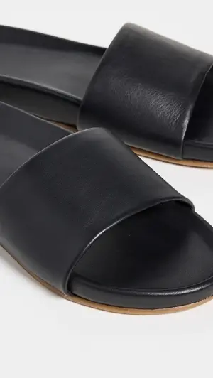 Beek Gallito Slides - Black