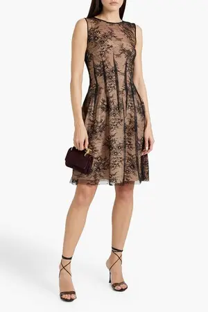 Oscar De La Renta Pleated Chantilly Lace Dress