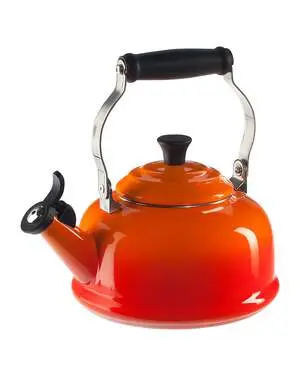 LE CREUSET Whistling Tea Kettle - Orange