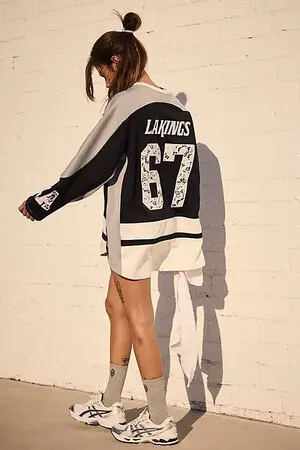 THE WILD COLLECTIVE Kings V-neck Tunic Layer