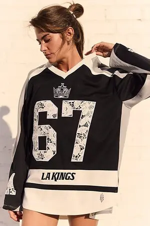 THE WILD COLLECTIVE Kings V-neck Tunic Layer