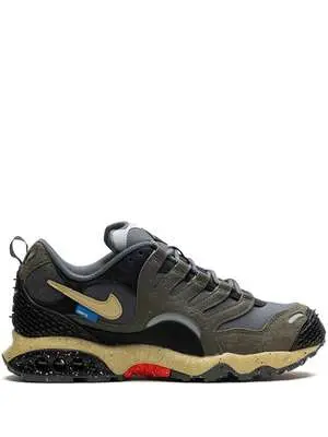 Nike X Undefeated Air Terra Humara Sneakers - Brown