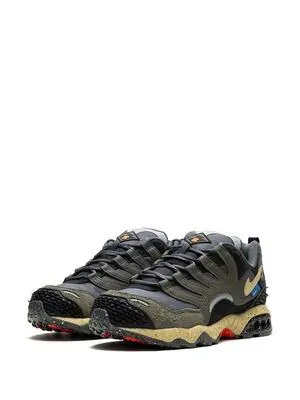 Nike X Undefeated Air Terra Humara Sneakers - Brown