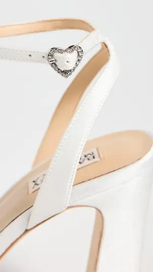 Badgley Mischka Caia Platform Pumps