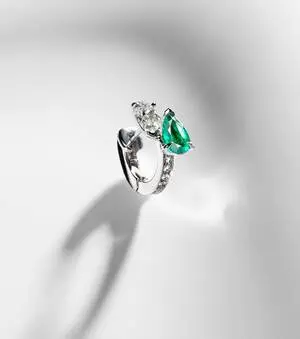 REPOSSI Serti Sur Vide 18kt White Gold Single Earring With Diamonds And Emerald