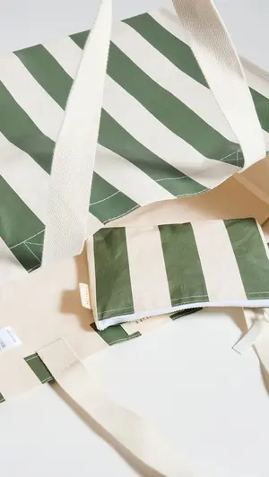 SUNNYLIFE Carryall Beach Tote - Olive Stripe