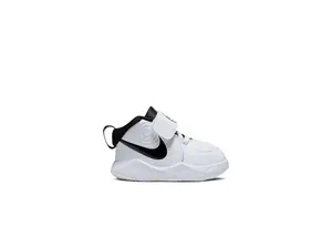 Nike Team Hustle D 9 Sneakers