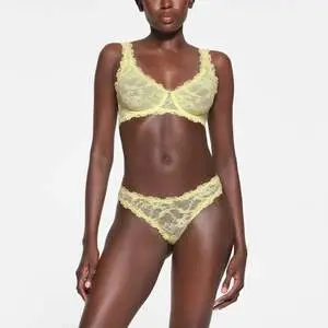 SKIMS Stretch Lace Unlined Full Coverage Bra Lemonade