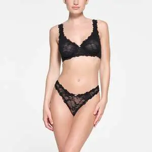 SKIMS Stretch Lace Unlined Full Coverage Bra Onyx