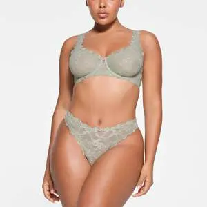 SKIMS Stretch Lace Unlined Full Coverage Bra Talc