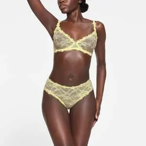 SKIMS Stretch Lace Brief Lemonade