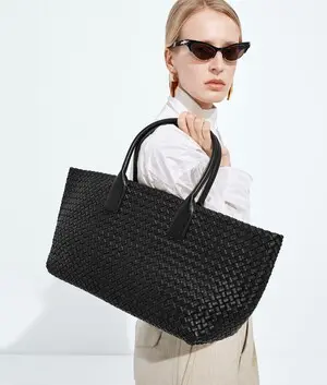 Bottega Veneta Intrecciato Leather Cabat Tote Bag - Black