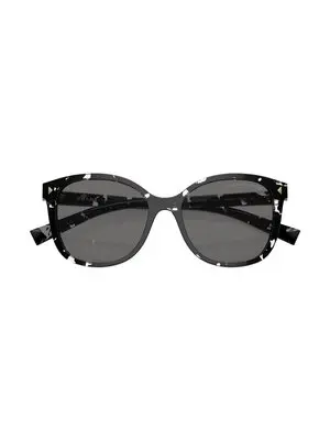 Prada Pr 22zs Oversized Frame Sunglasses