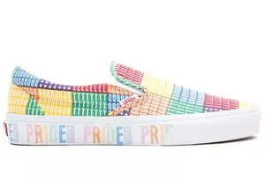 VANS Classic Slip-on Sneakers - Multi/true White