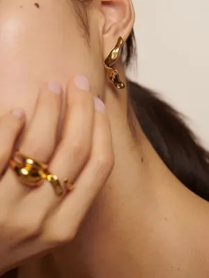 Monica Vinader Wave Stud Earrings - Gold