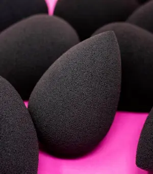 BEAUTYBLENDER Pro Sponge